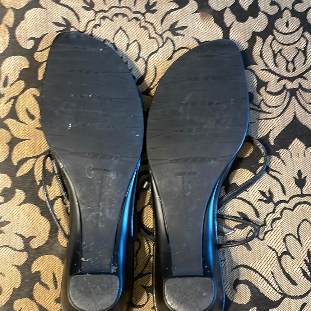 Stuart Weitzman Sandal Small Heel Size 6 Leather Slin… - Gem